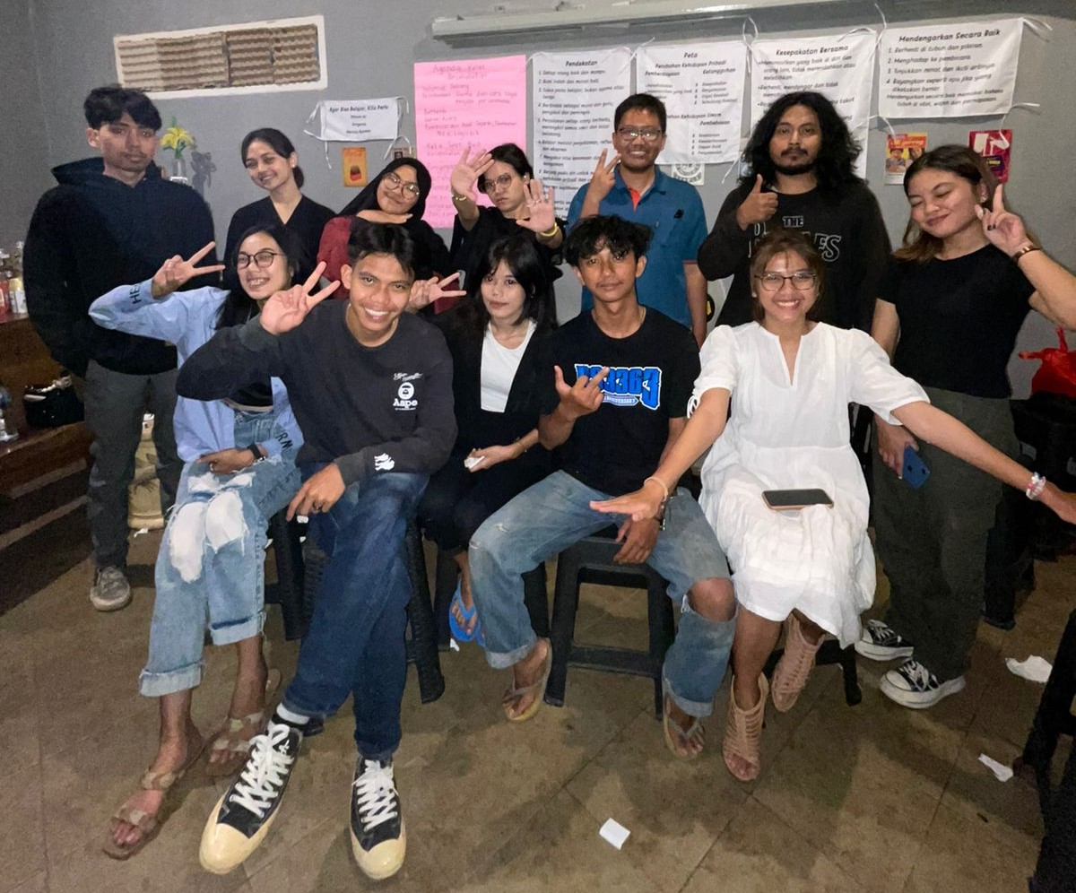 Warung Kakarut Gelar Kelas Persahabatan untuk Anak Muda Garut - Metrum